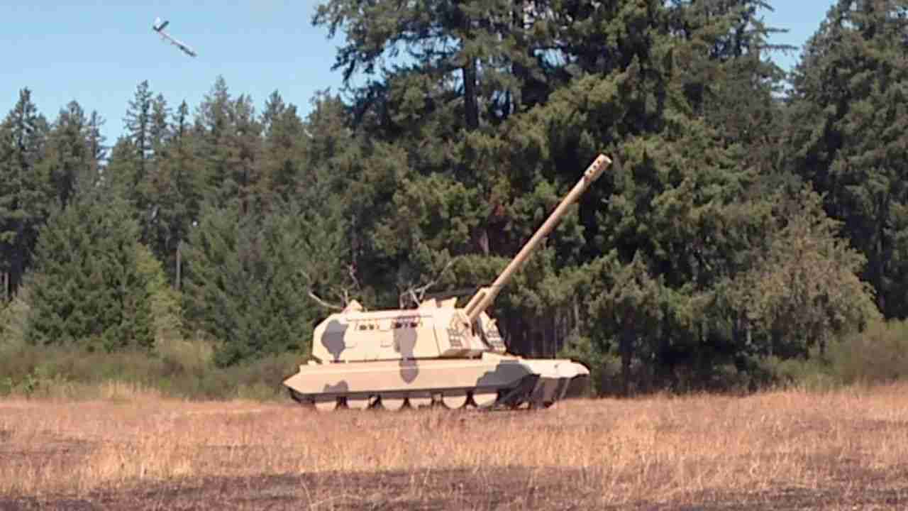 US Army’s Altius 600 drone hits Russian 2S19 Msta-S artillery model ...