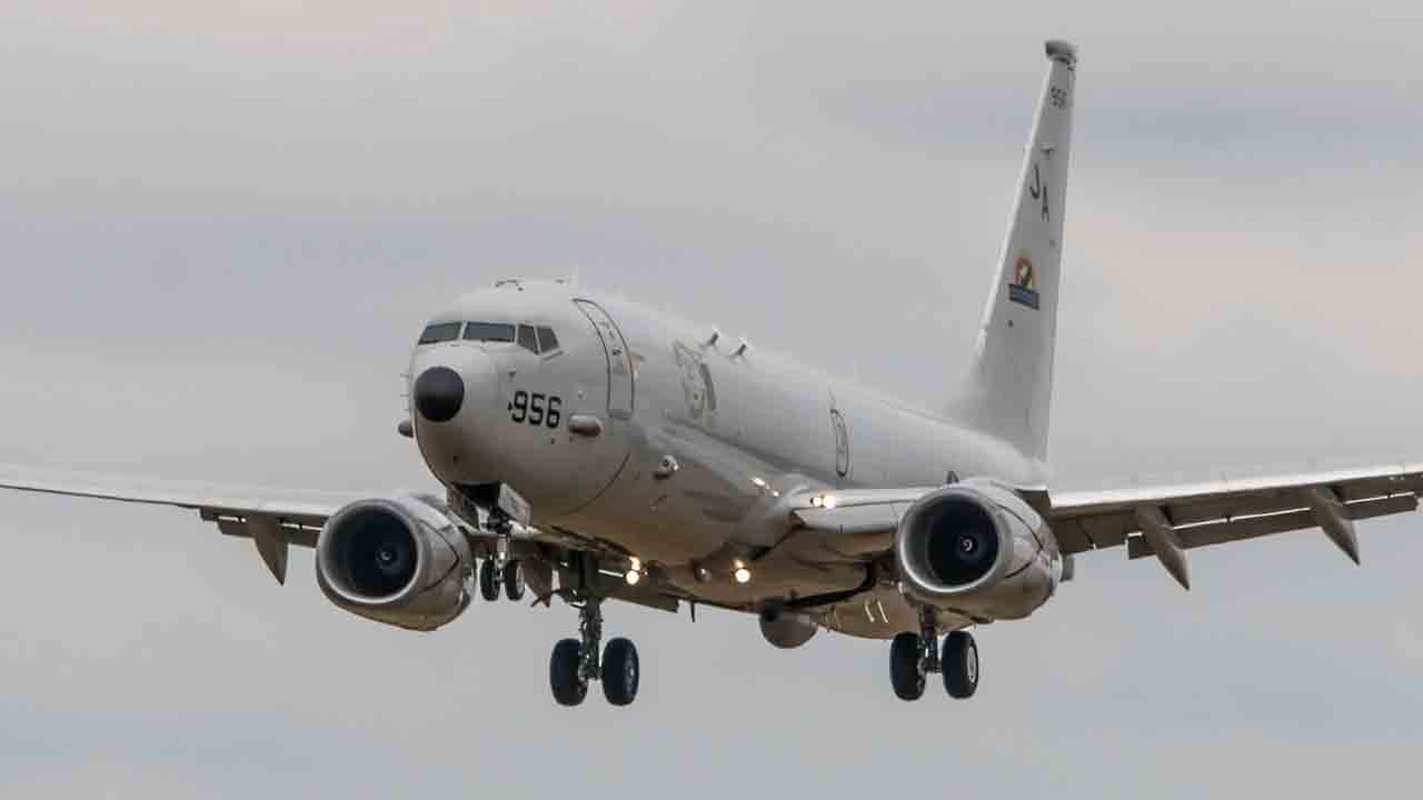 P-8A Poseidon conducts test flight with LRASM anti-ship missile - Carro ...
