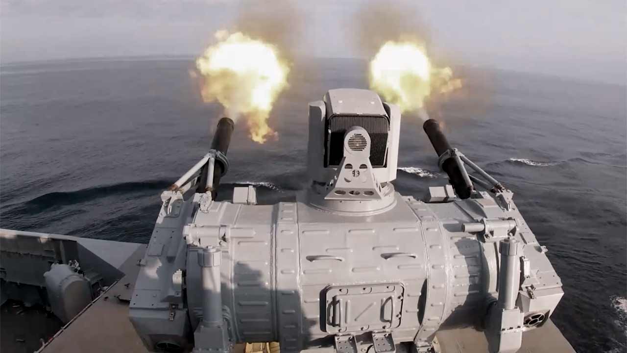 Vidéo : La Flotte du Nord repousse une attaque aérienne et lance un ...