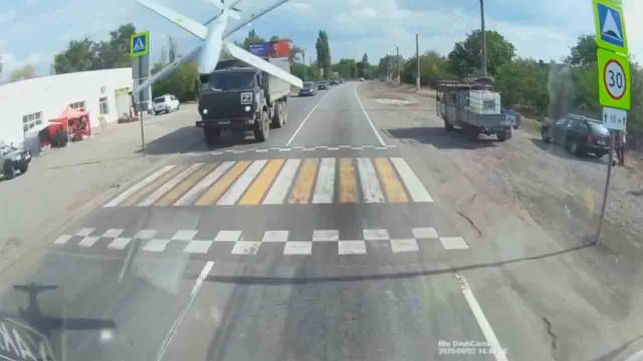 Video: Ukrainian Bulava RAM-2X drone destroys Russian KamAZ truck in ...