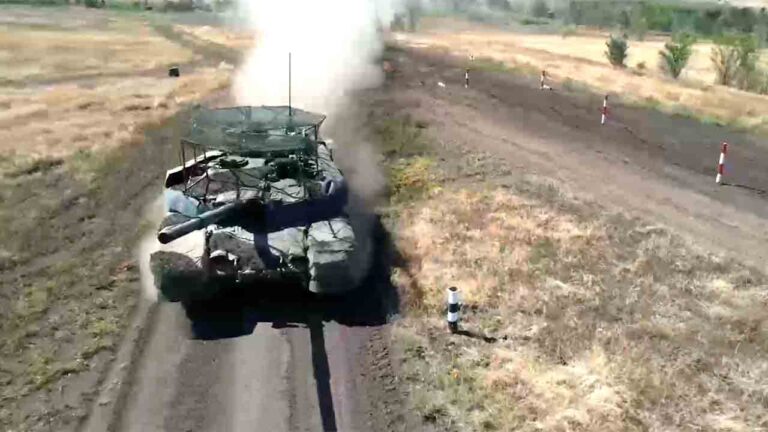 Video shows T-90M in action: training with the Russian Army’s most ...