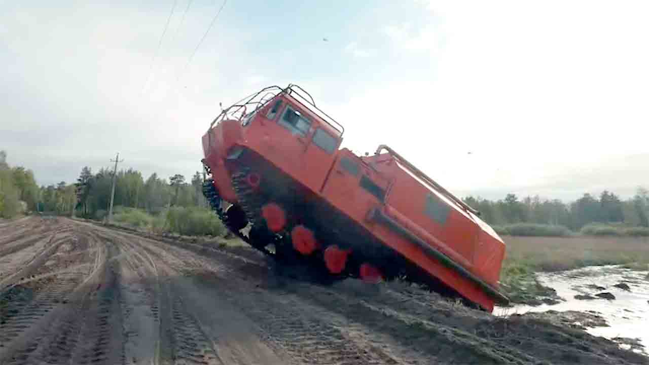 ロステック、シベリアの救助活動用にTM-140全地形対応車両を納入 - Carro e motos