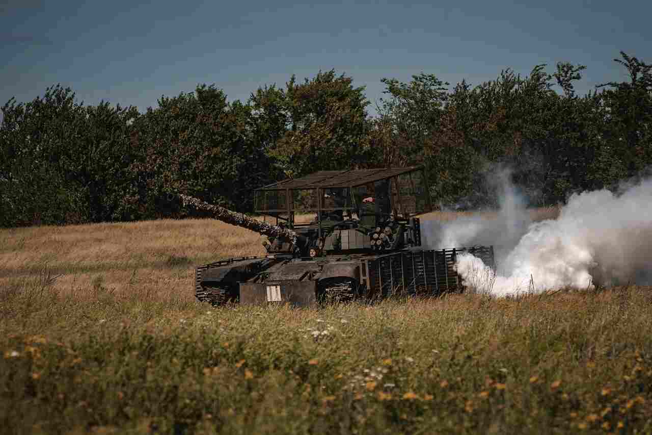 Poland becomes the main donor of battle tanks to Ukraine - Carro e motos