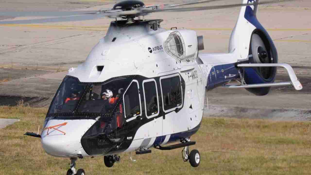 France receives next-generation H160 helicopter for training and flight ...