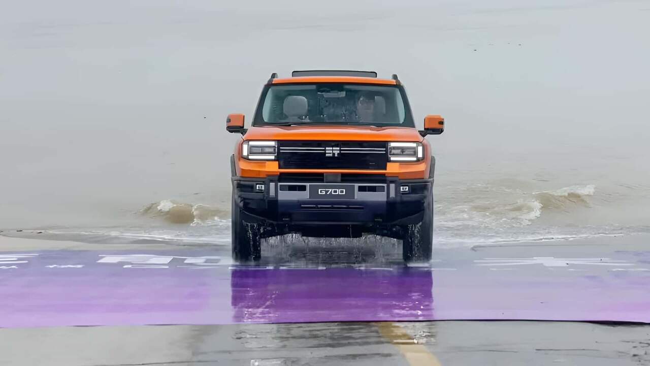 Chinese luxe-SUV wordt de eerste auto die de grootste rivier van het ...