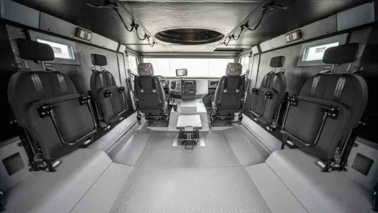 Der gepanzerte M1 MRAP von Inkas wird auf der Milipol dank seines ...