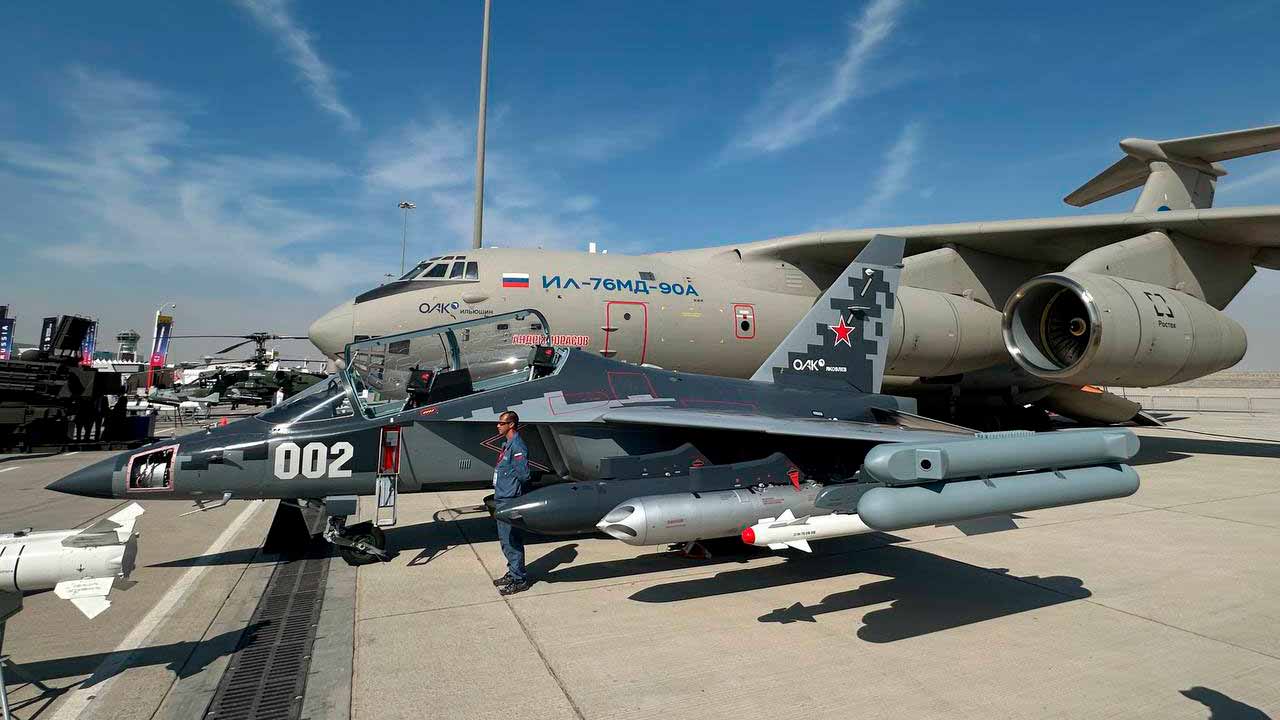 Russland stellt die erneuerte Yak-130M mit erweiterten Fähigkeiten für ...