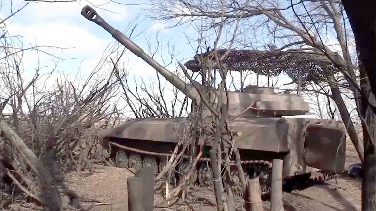 Ukrainian drone destroys Russian 2S1 Gvozdika self-propelled gun in ...