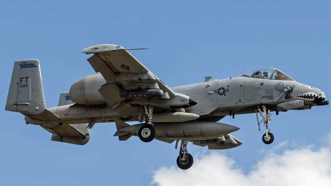 A-10 Warthog repülőgépek tértek vissza az Egyesült Királyságba, az Irán ...
