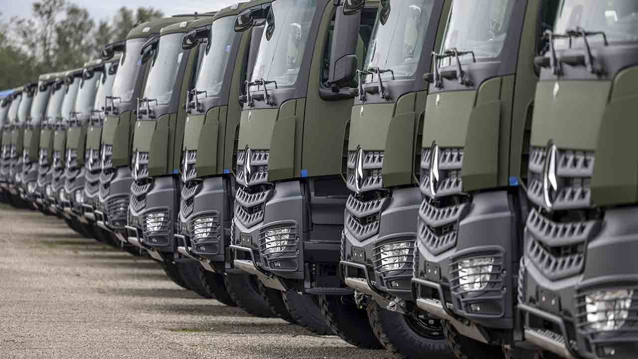 Daimler Truck turns military division into a strategic priority – Carro ...